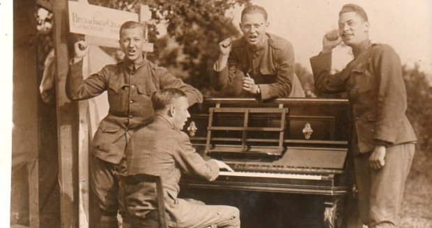 Rock N Roll Book Club With Peter Hart And Gary Bain | Data Thistle