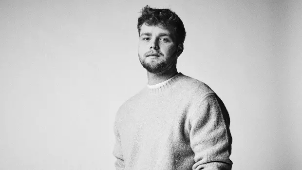Alex Warren | Data Thistle